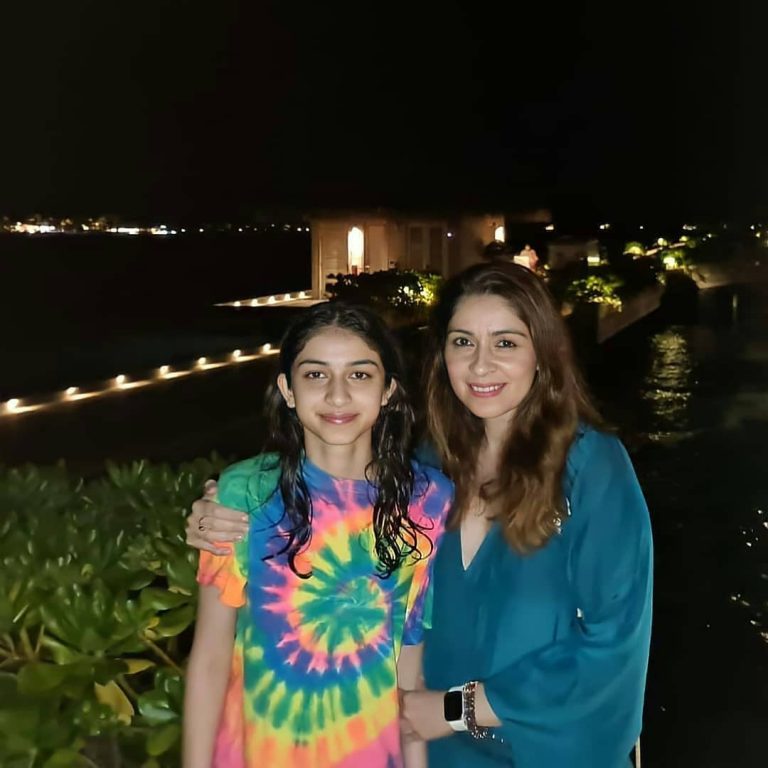 Rysa Panday Age: How Old Is Ananya Panday's Sister Rysa Panday Age: How ...